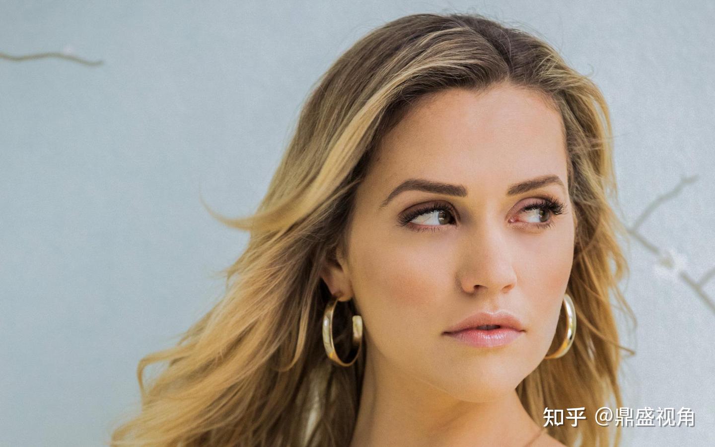 暗黑女神，米娅·马尔科娃 (Mia Malkova)16岁时被好朋友拉入暗黑界 - 知乎