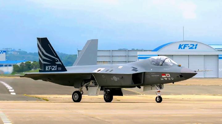 韩国自研隐身战机KF21完成首飞！性能媲美最先进五代战机F22？ - 知乎