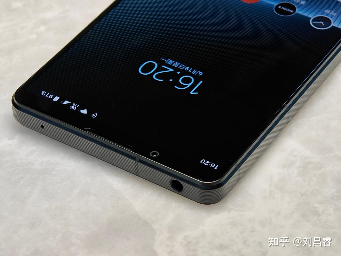 索尼 Xperia 1V 测评 —— 褪去特立独行，剩下的是东亚 iPhone 还是小众狂欢？ - 知乎