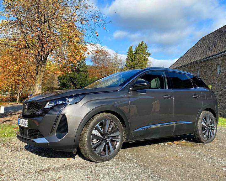 标致的翻身之作？新款3008实车，换全新中控屏，外观更运动 - 知乎