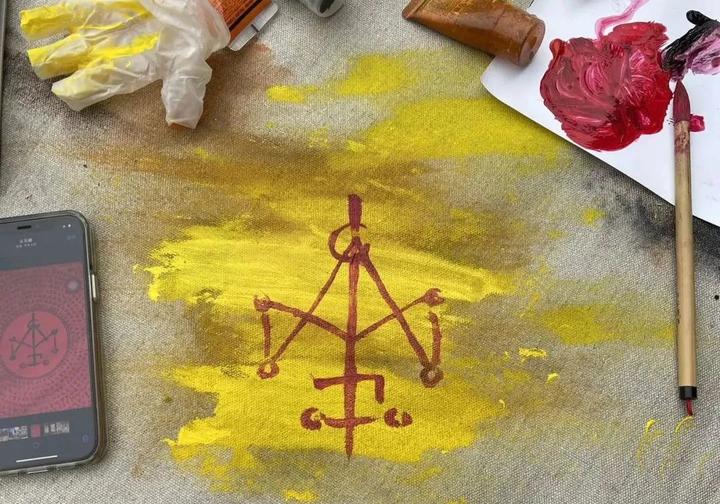 一个胆小的美术设计，成就了今年最火的恐怖片 - 知乎