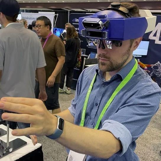 CREAL最新AR/VR光场显示头显上手体验：令人兴奋却依然挑战重重 - 知乎