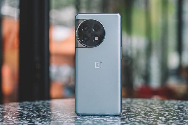 一加Ace2王者来袭：1.5K分辨率+100瓦快充 - 知乎