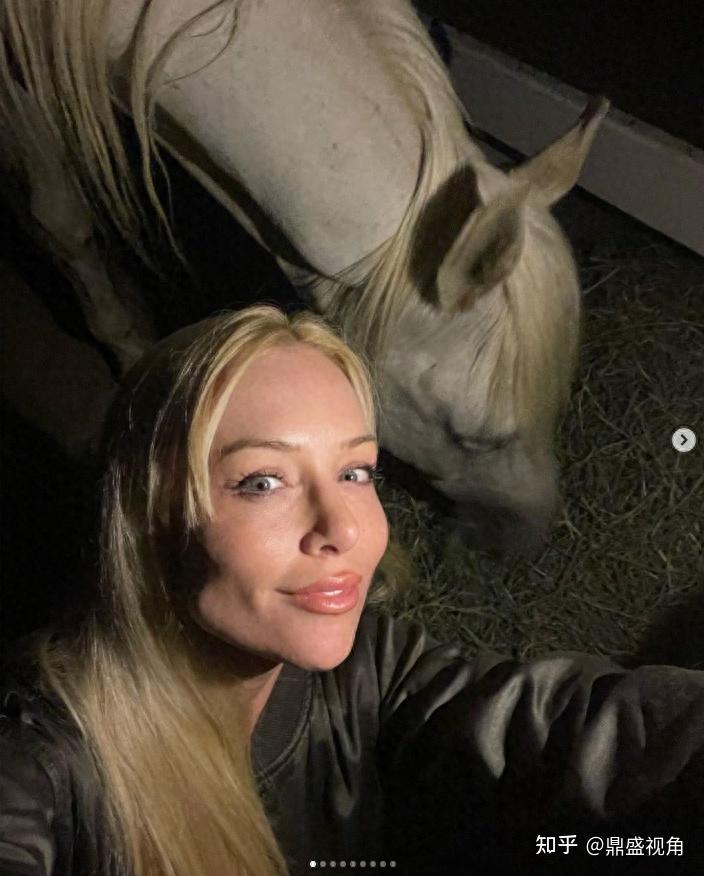 凯登·克罗斯(Kayden Kross)业界被维基名人列为最受欢迎的名人之一 - 知乎