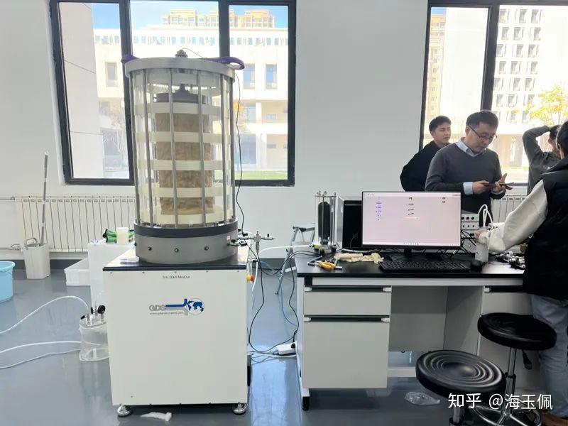 长安大学引进GDS 300mm大型动三轴，助力粗颗粒土科研跨越升级 - 知乎