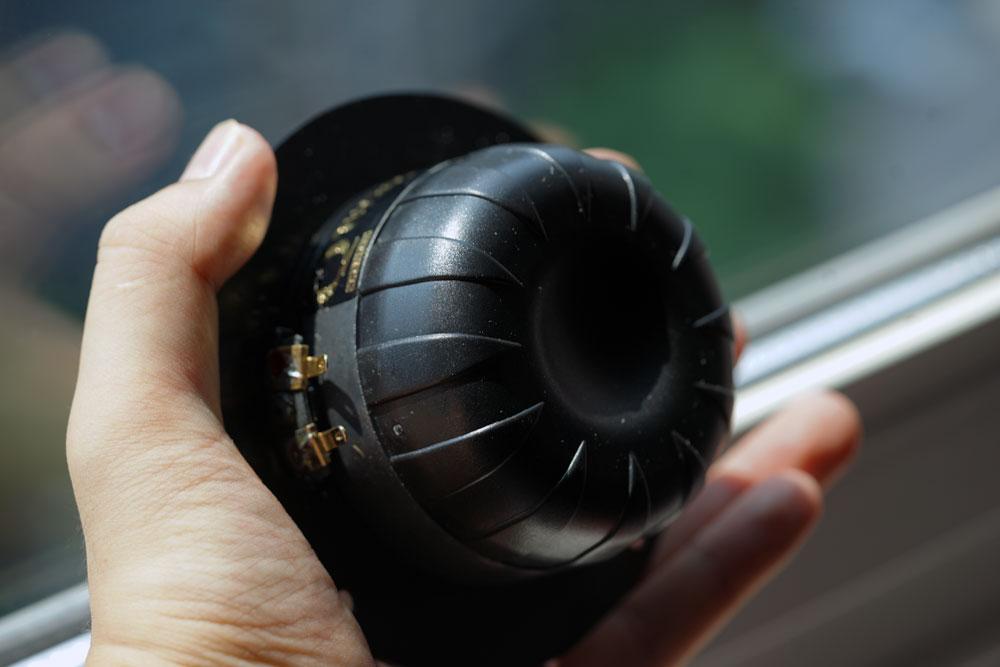 好莱坞录音师用的音箱里面长什么样子！QUESTED罗杰之声S8R监听音箱拆解 - 知乎