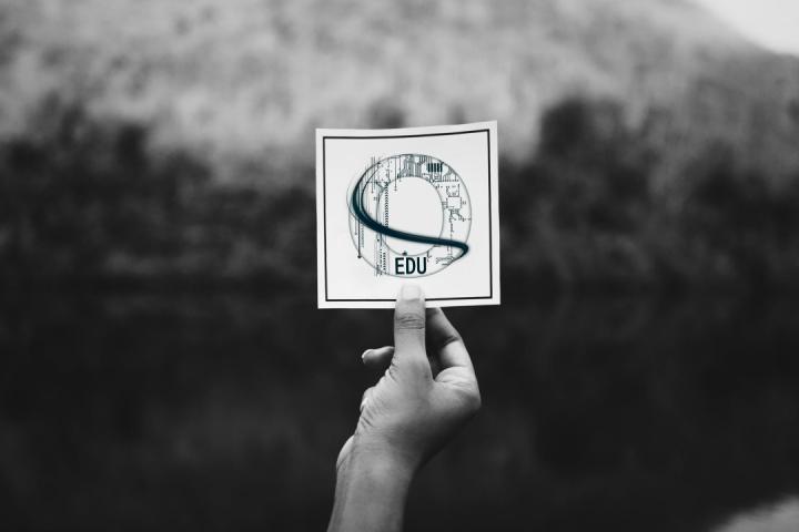 PAT-B1022.D 进制的 A + B - 知乎