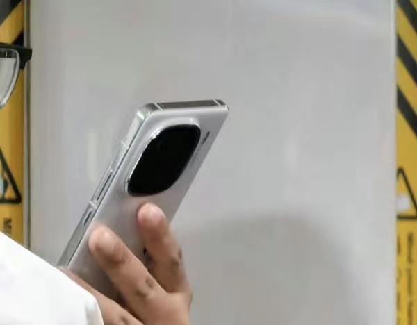 骁龙8Gen3+OV50H主摄+1.5K屏，IQOO 12也要来了 - 知乎