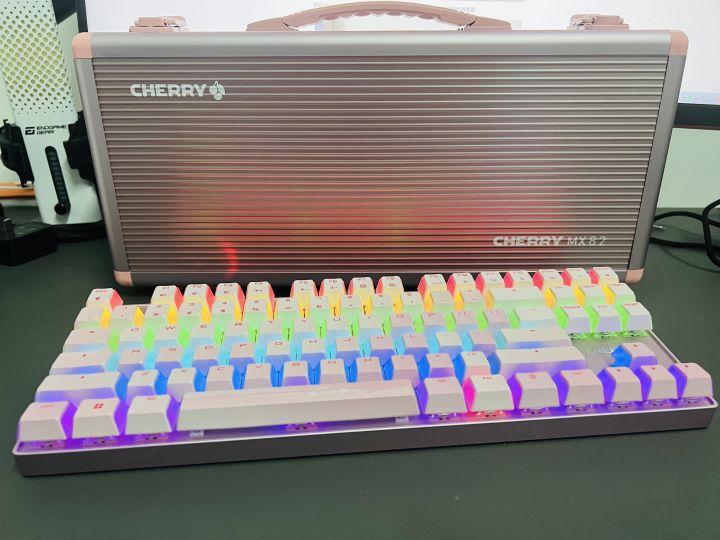 不同配色有不同的灯光效果，颜值即正义——Cherry MX8.2 XAGA 耀石系列开箱测评 - 知乎