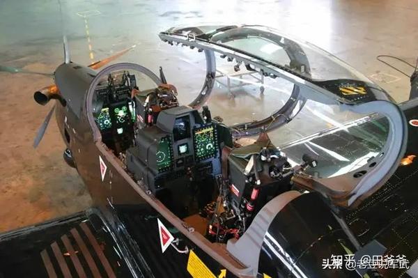 21世纪的螺旋桨战机，源自巴西的“超级巨嘴鸟”，A-29轻型攻击机 - 知乎
