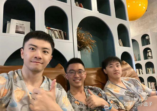 PCL夏季宣传片开始拍摄，4AM王哥出镜，XDD“瘤子”气质难以掩盖 - 知乎