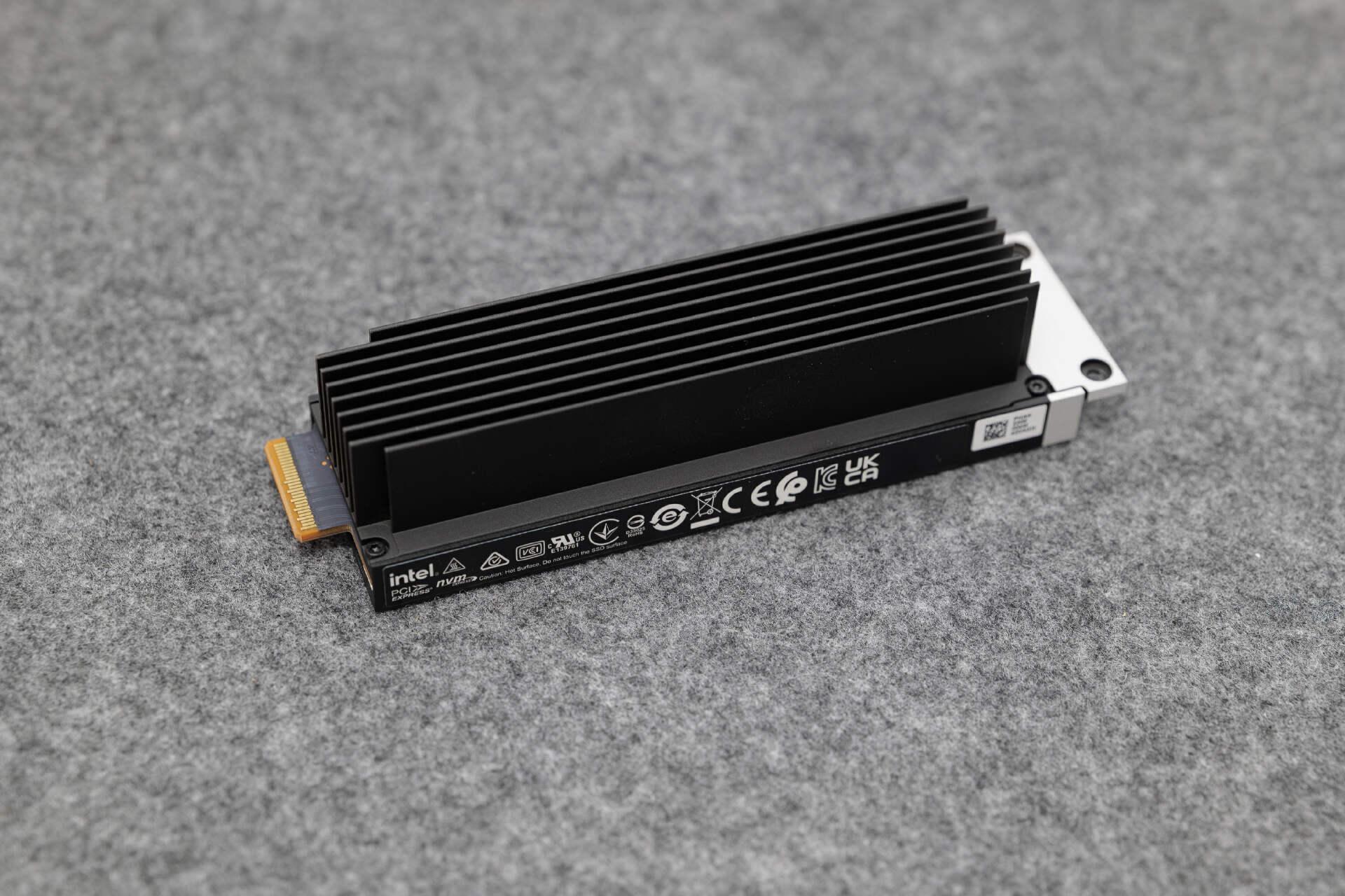 宇宙最强硬盘？中道崩殂的性能皇帝？Intel 傲腾P5801X 400G测评 - 知乎