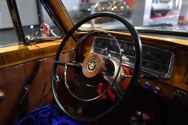 红旗家族——北京汽车博物馆经典车（28）：CA771/773 - 知乎