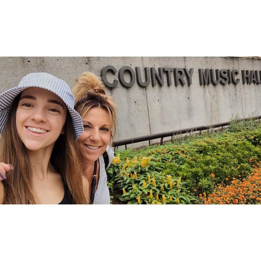 “维基百科”|美国00后天才少女舞蹈家Kaycee Rice的个人资料 - 知乎