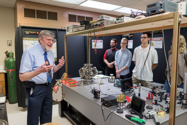 回顾光学相关的诺奖，寻找THORLABS的印记 - 知乎