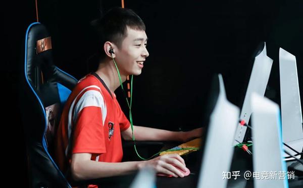 「穿越火线」 人物志——7X：已获“7皇”之称，仍怀冠军之志 - 知乎