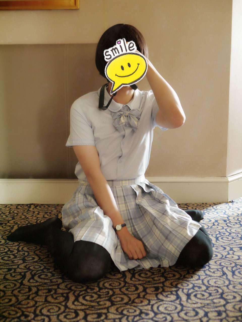 可爱的男孩子喜欢穿jk制服和婚纱 知乎
