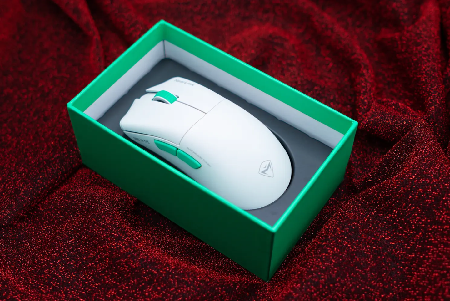 星闪降临——首款星闪电竞鼠标机械师L8Max&L8Air系列开箱 - 知乎