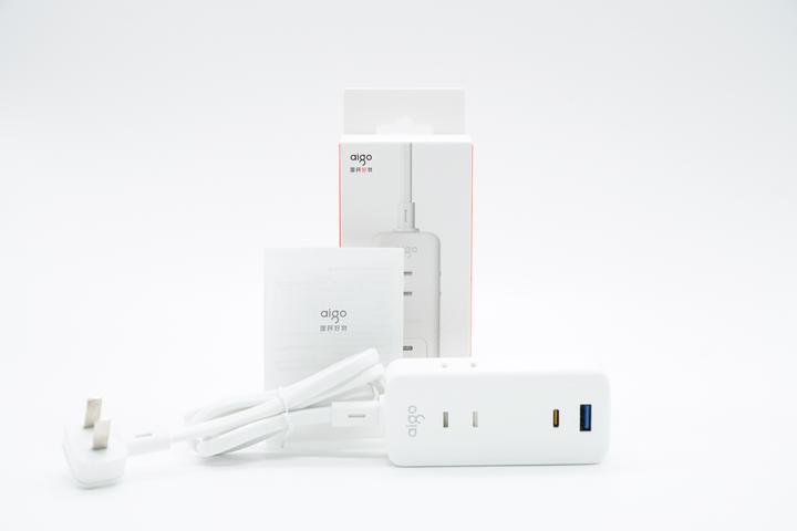 aigo 迷你快充插座评测：双口PD快充，多面扩展更便捷 - 知乎