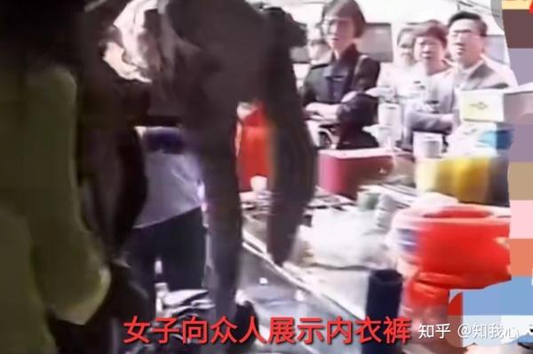 妻子向街坊邻居展示内衣裤,哭诉丈夫刚生完孩子就要同房,结局意想不到 知乎