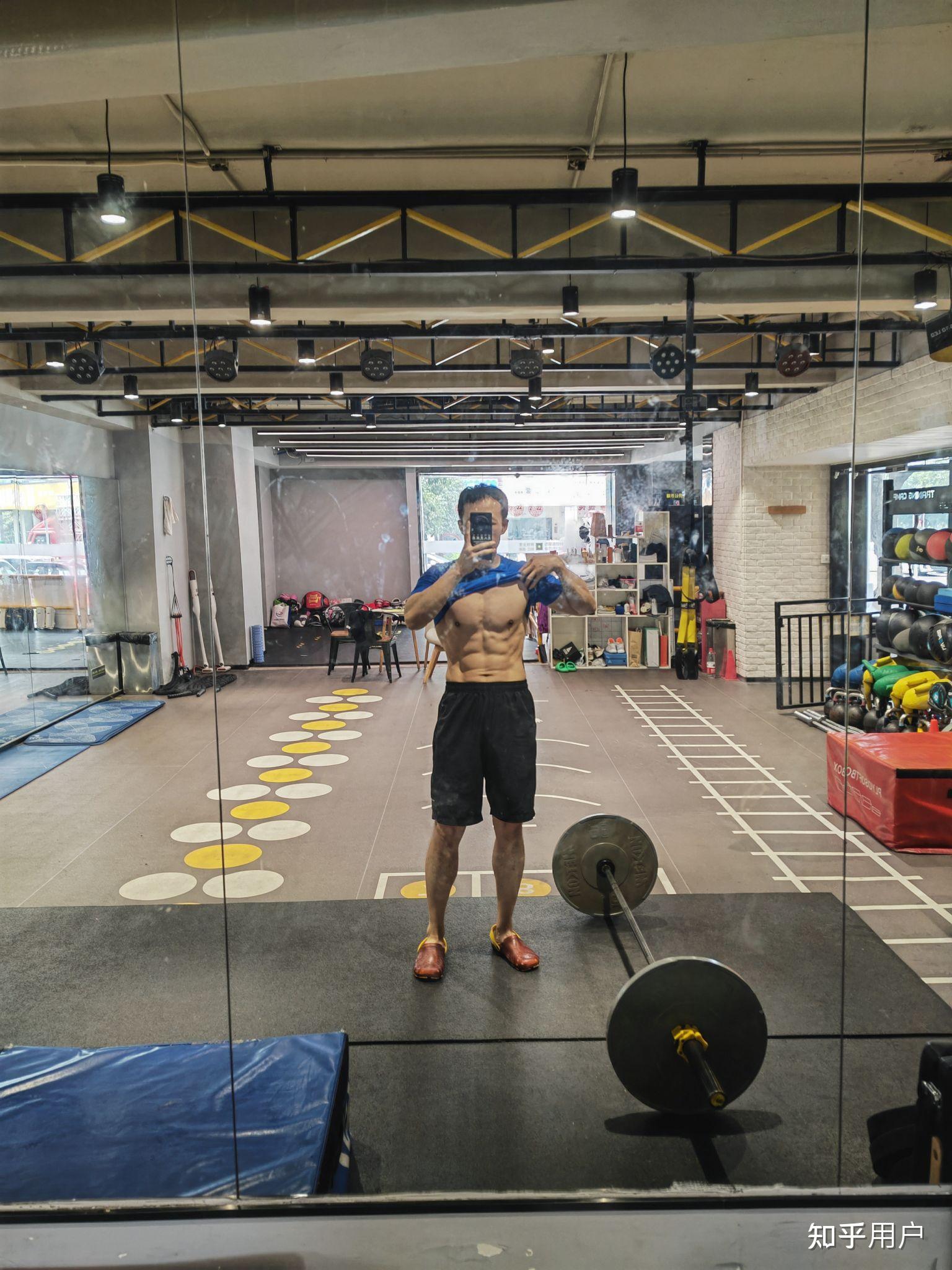 身高185cm，体重70公斤算胖吗？ - 知乎