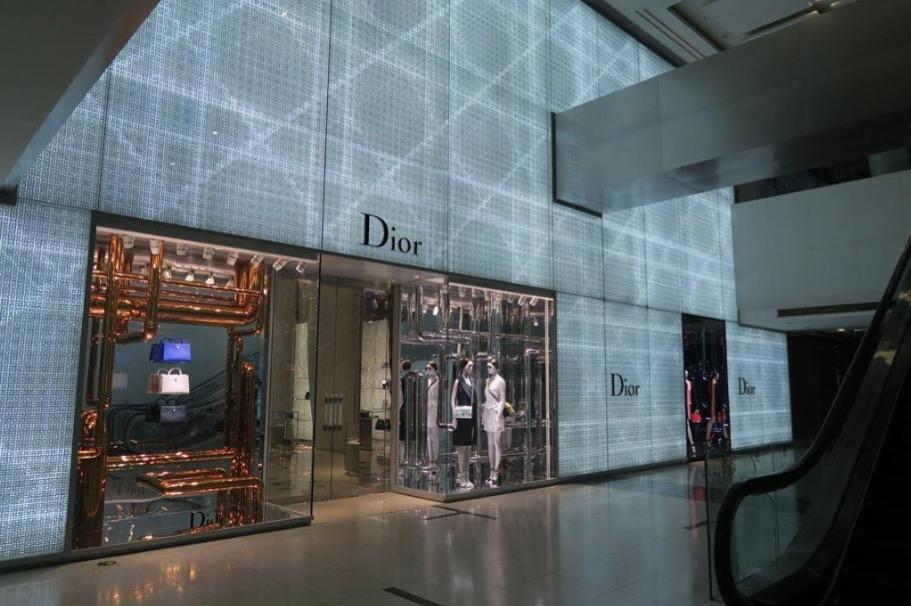 都是奢侈品牌，Dior店铺陈列有哪些你想知道的··· - 知乎