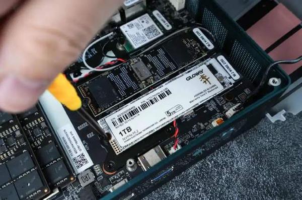 1L体积+超强核显| 零刻GTR7 R7 7840HS，30款游戏实测，AMD核显YES？ - 知乎