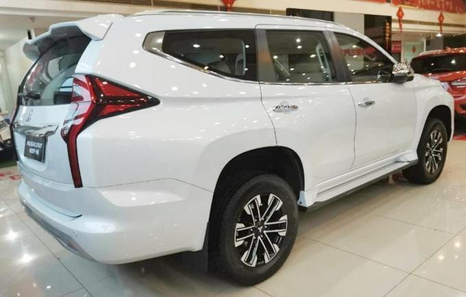 新款帕杰罗劲畅到店！3.0L V6+8AT，还是四驱！30万买它不香？ - 知乎