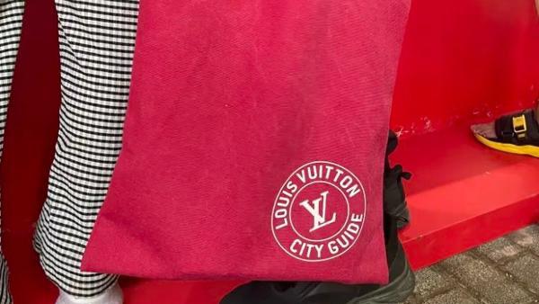 “又穷又丑又虚荣”，LV这次联名是如何翻车的？ - 知乎