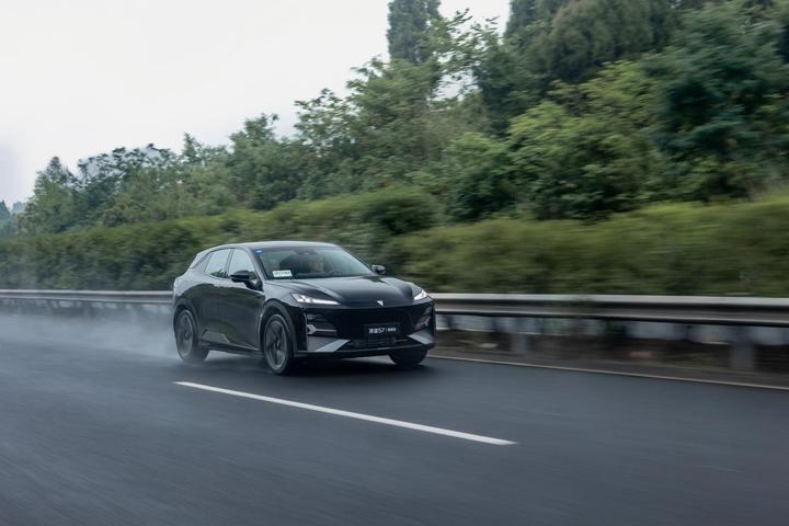 EPA1平台最新力作，深蓝S7超级增程城际穿越实测，可实现1120km续航 - 知乎