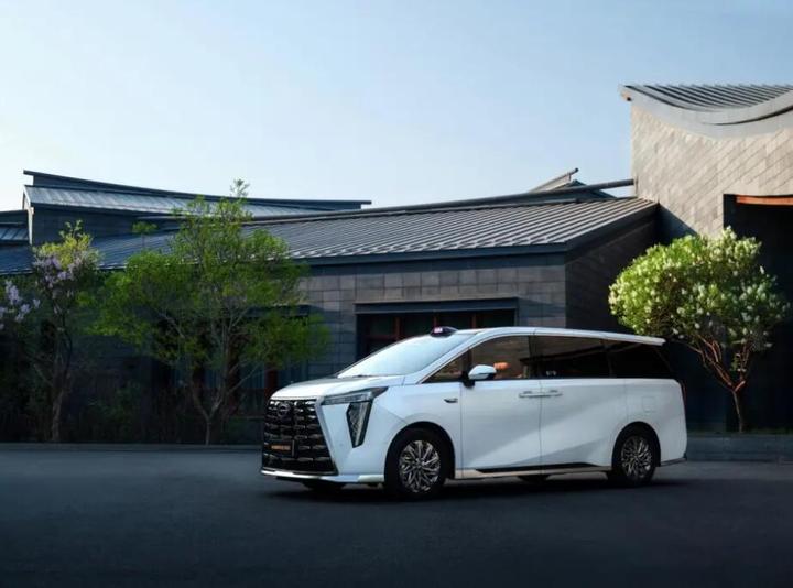 35.99万元起！华系MPV头把交椅，传祺向往M8乾崑上市！ - 知乎