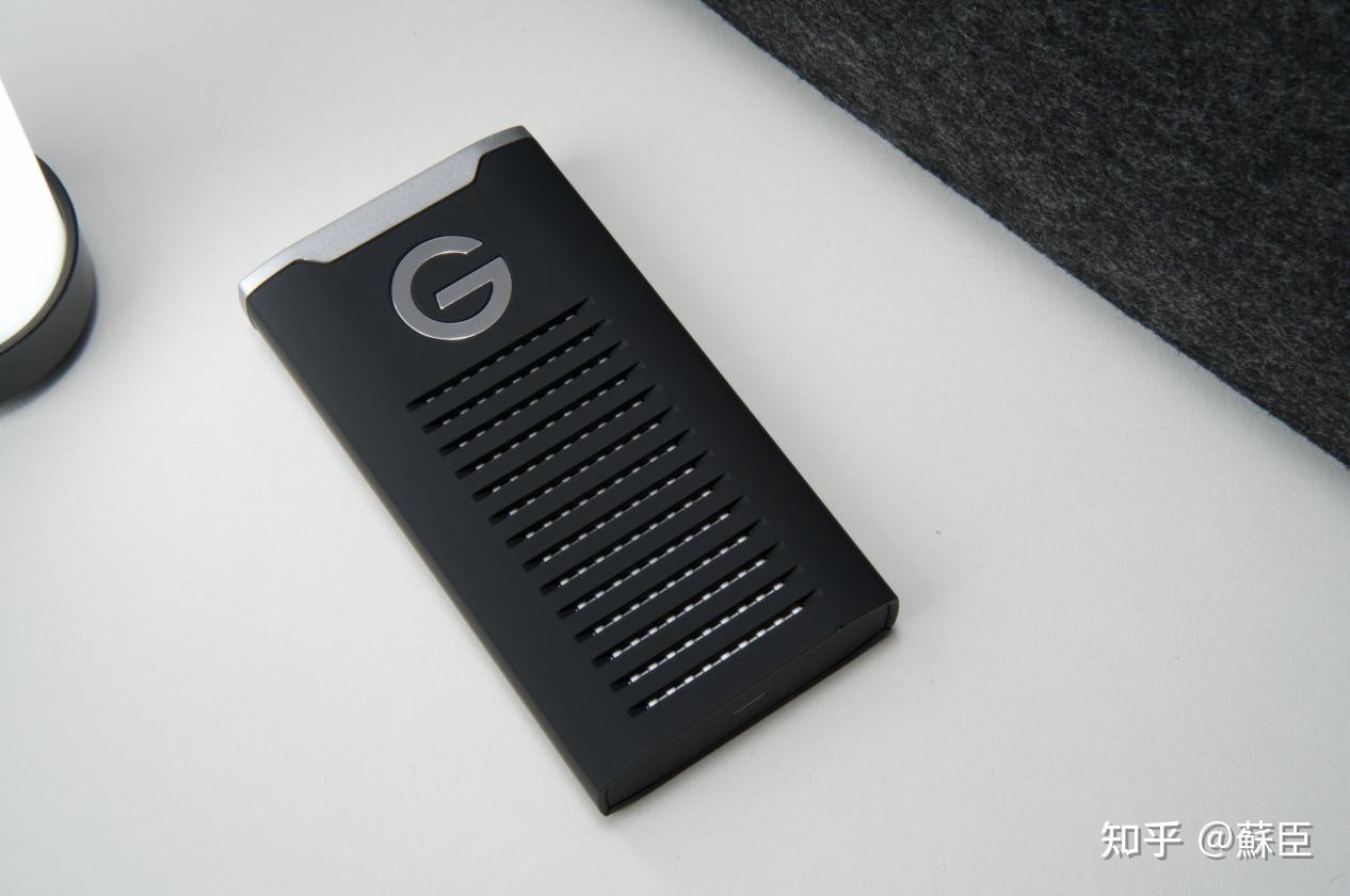 闪迪大师极客 G-DRIVE SSD 外置固态硬盘评测：精致小巧，一秒千兆传输