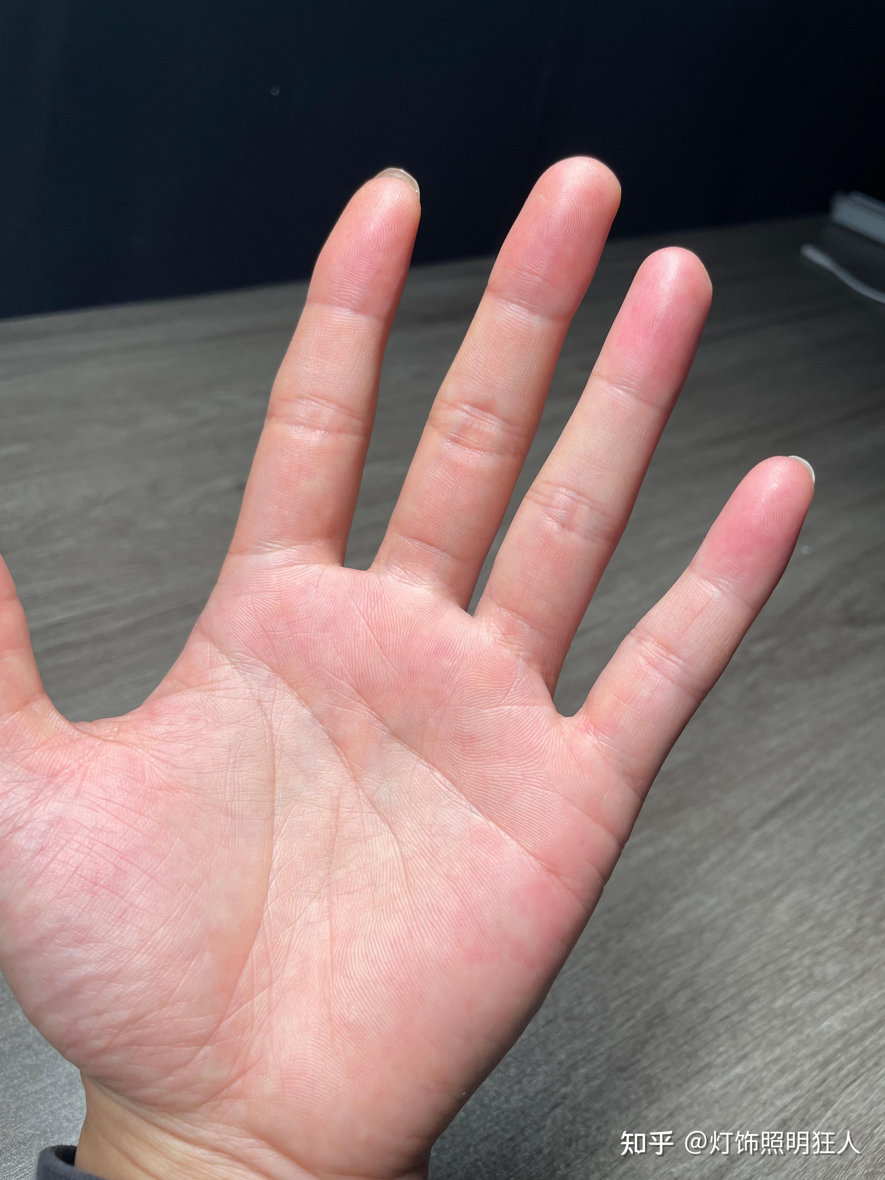 书桌上的壮志凌云——lipro学习台灯评测 - 知乎