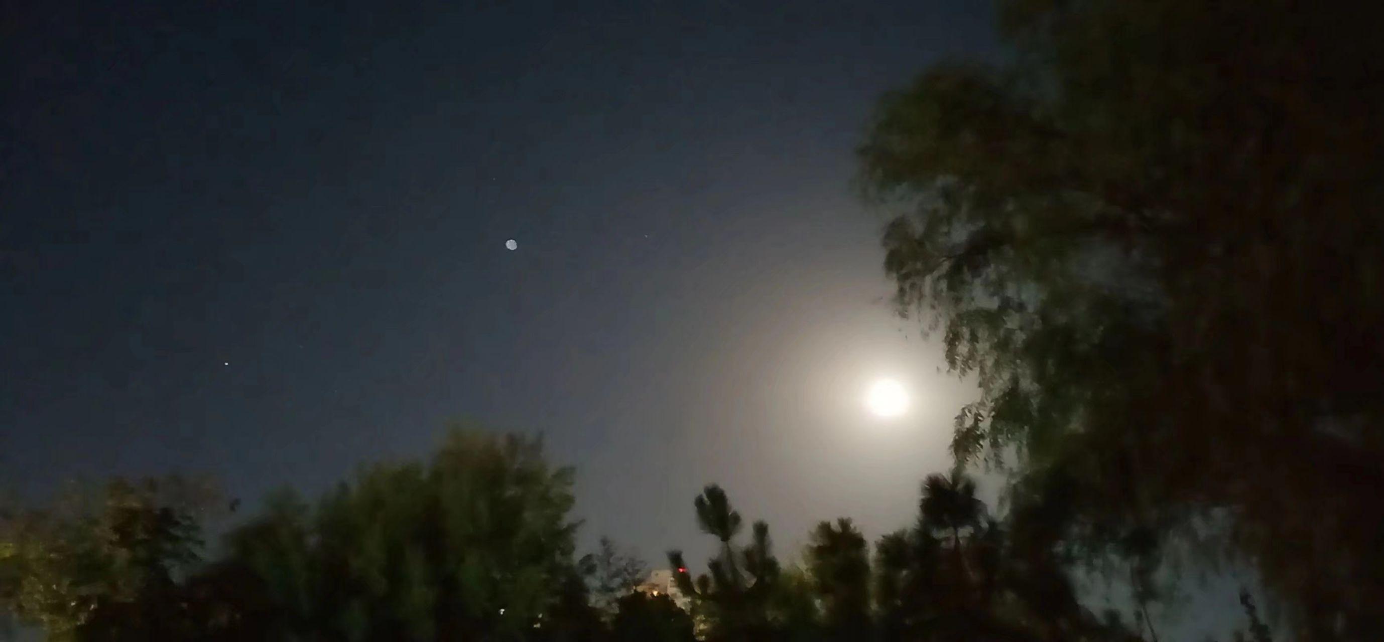 《月下夜跑》 知乎