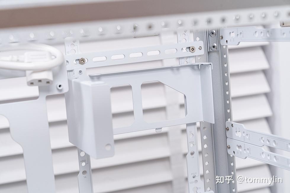 模组化MTAX典范，酷冷至尊 MasterFrame 400 Mesh 装机展示 - 知乎