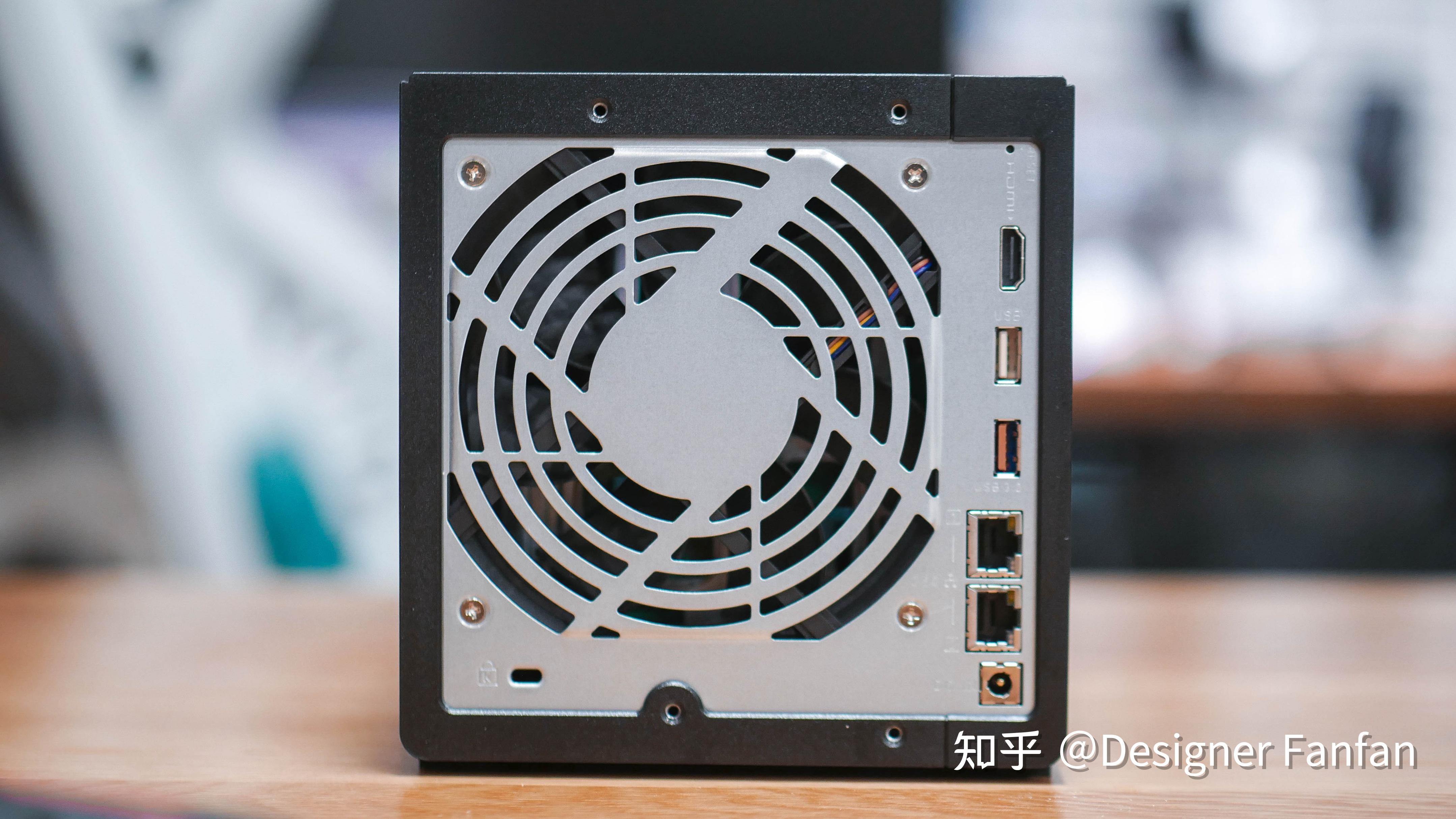 NAS玩家的终极武器：威联通NAS Docker深度玩法全解析