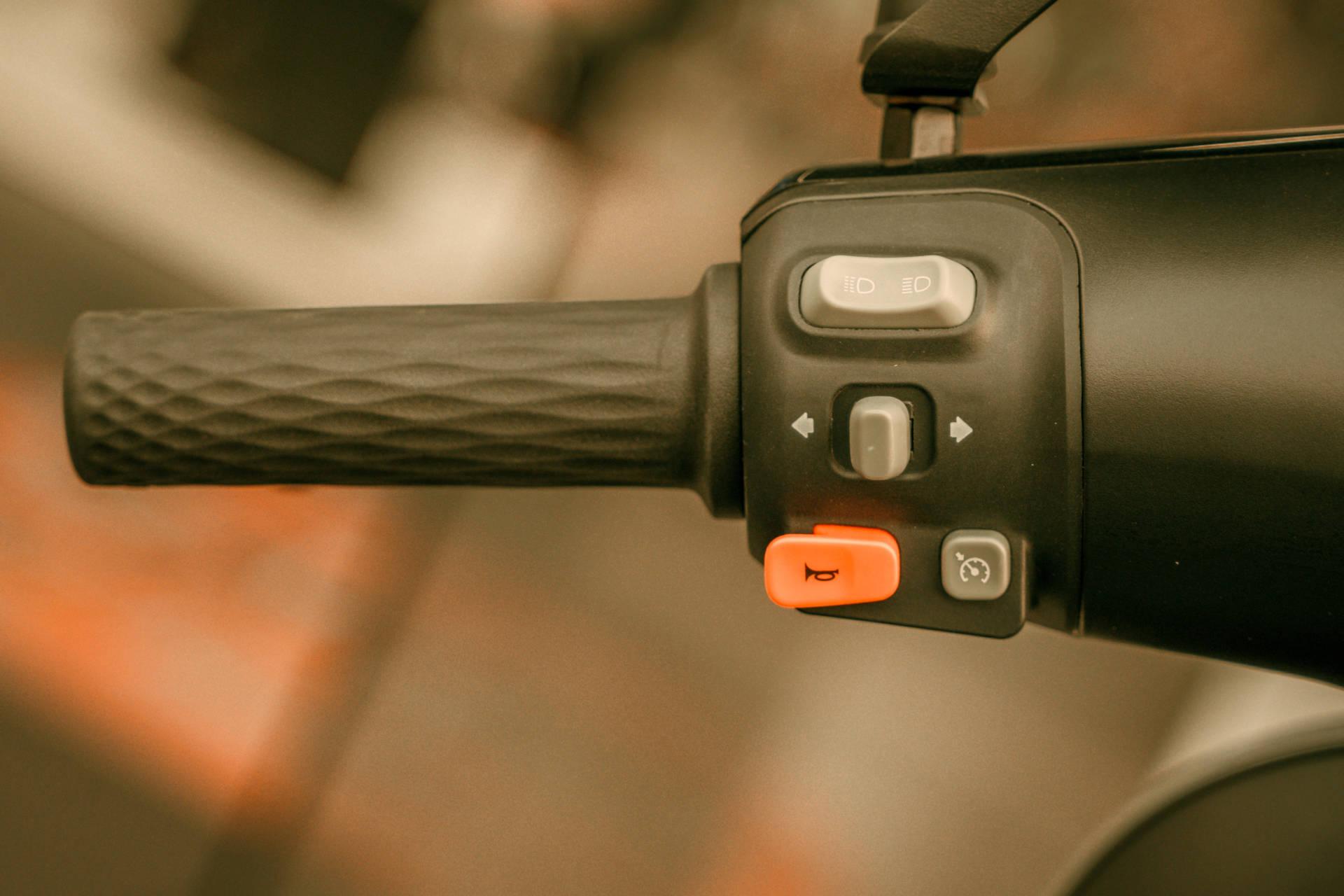 近2.1W的电动摩托车，体验如何？九号E200P MK2测评 - 知乎