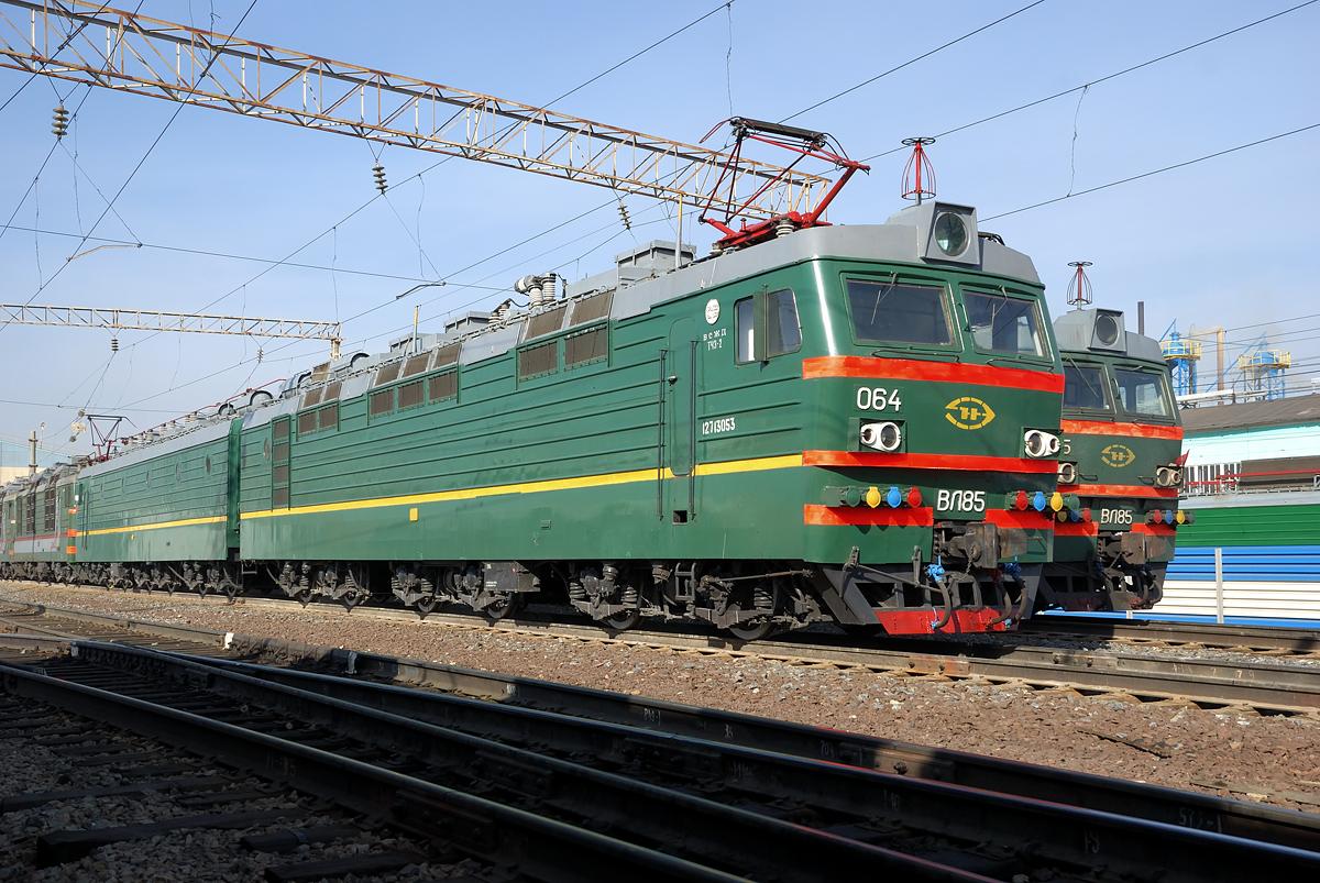 【铁道科普】从“板砖”到“螃蟹”——VL65型电力机车和EP1型电力机车 - 知乎