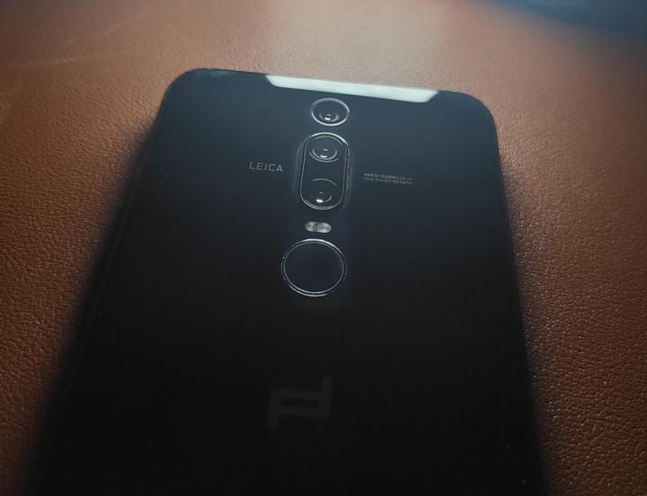 花1350元收到Mate10保时捷，曲面屏加徕卡三摄过时了吗？ - 知乎