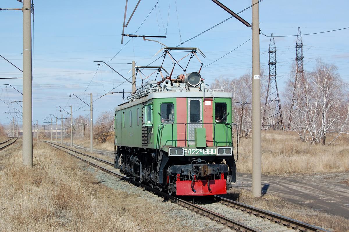 【铁道科普】苏联二战后第一代直—直流电传动电力机车——VL8型电力机车 - 知乎