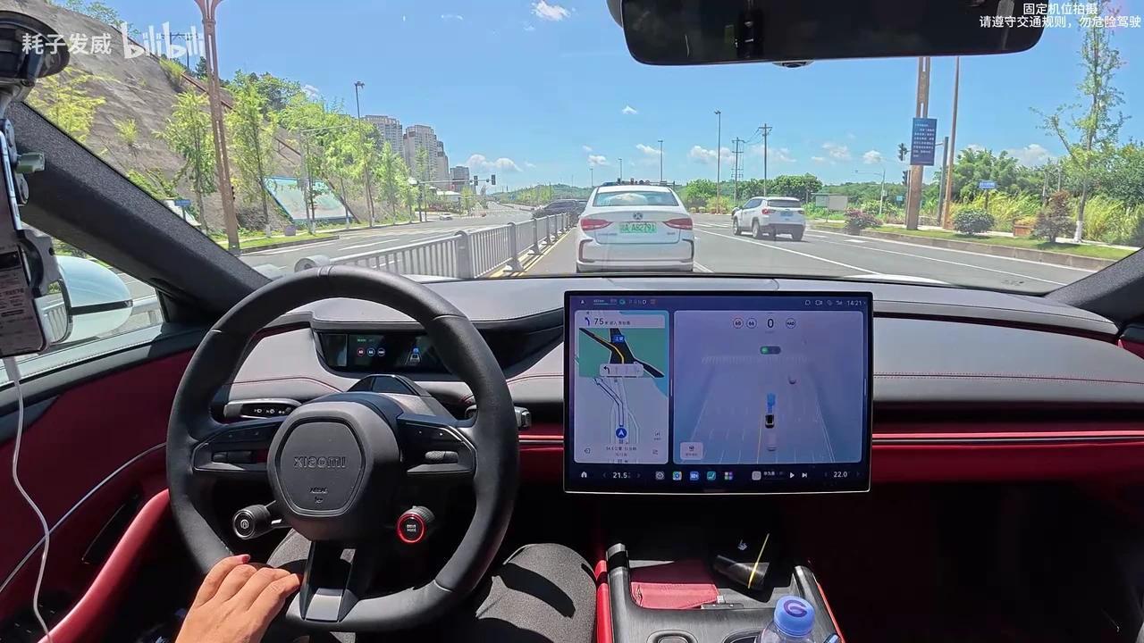 享界S9和小米SU7上演路口转圈圈 - 知乎