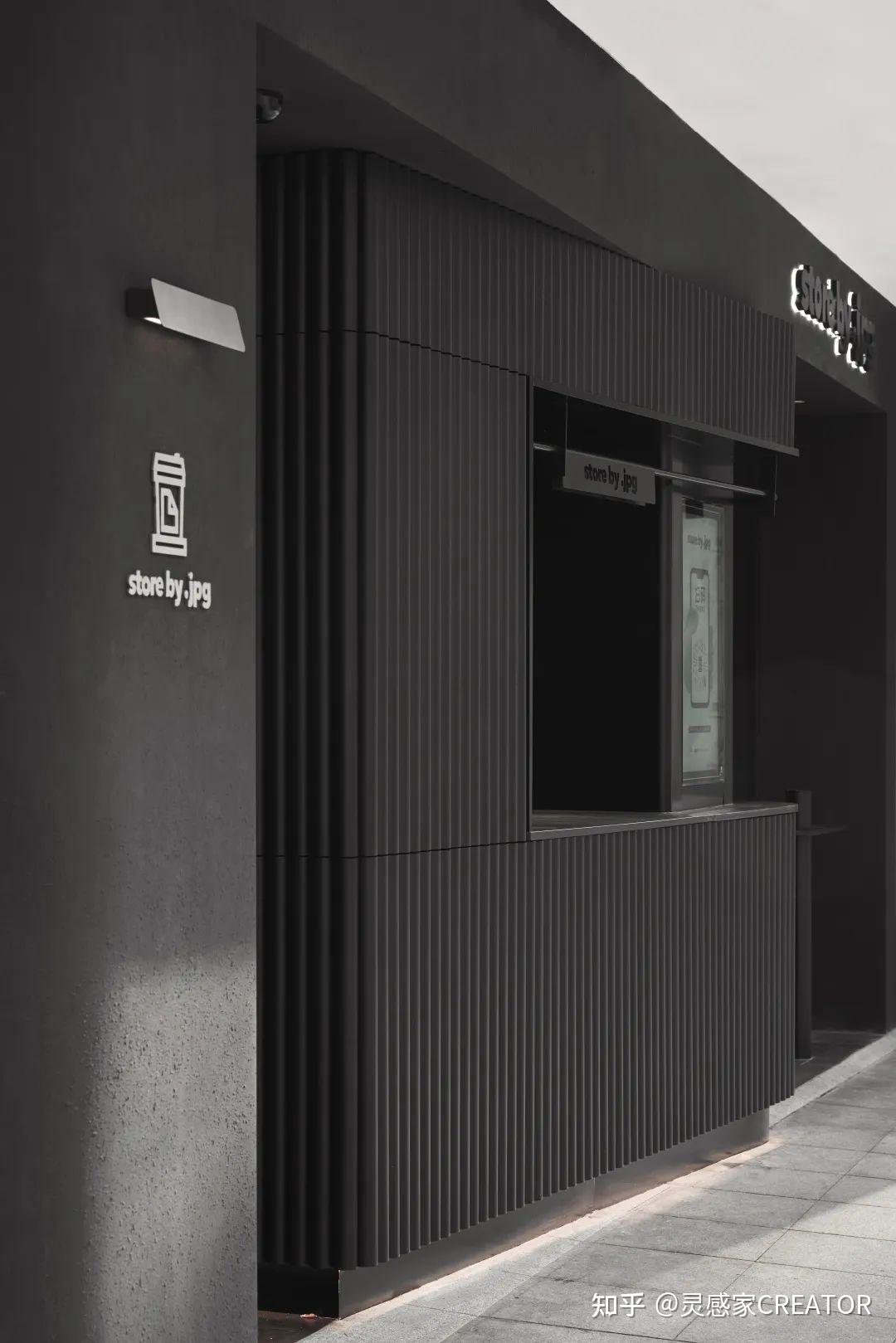 5+2.studio新作｜广州老城区里的黑色盒子，store by .jpg咖啡沙面店 - 知乎