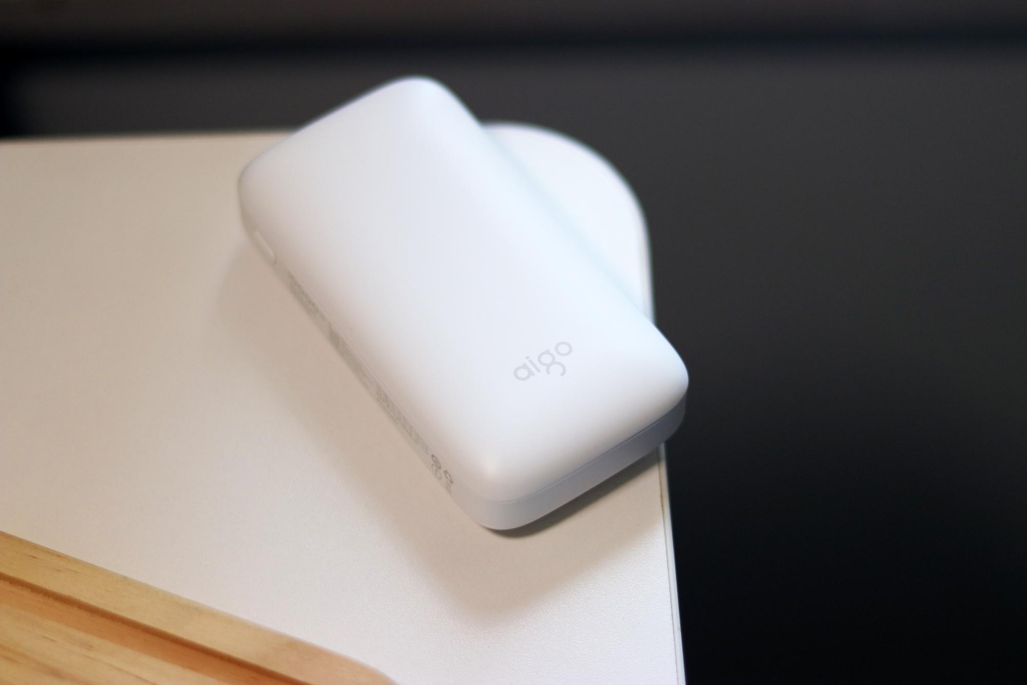 小巧如“肥皂”，爱国者充电宝aigo X10P：1万毫安给你安心 - 知乎