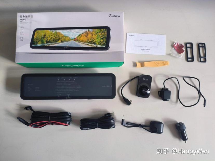 360最新款前后车内三摄行车记录仪M600评测