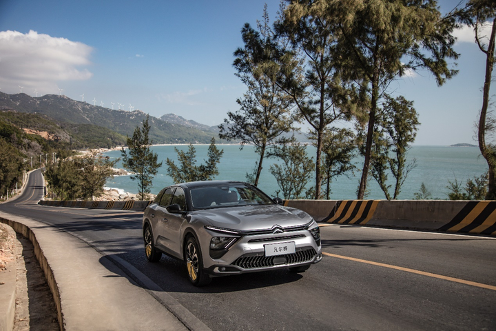 凡尔赛C5 X 7天免费试用，东风雪铁龙携手哈根达斯“甜蜜开宠” - 知乎