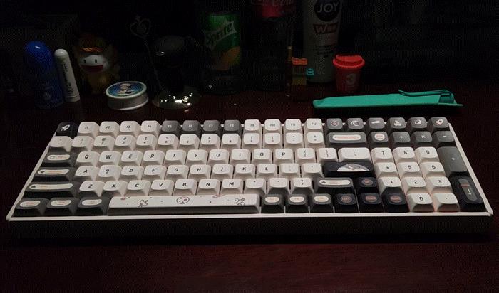 宇宙来啦！IQUNIX F97漫游指南 三模机械键盘 - 知乎