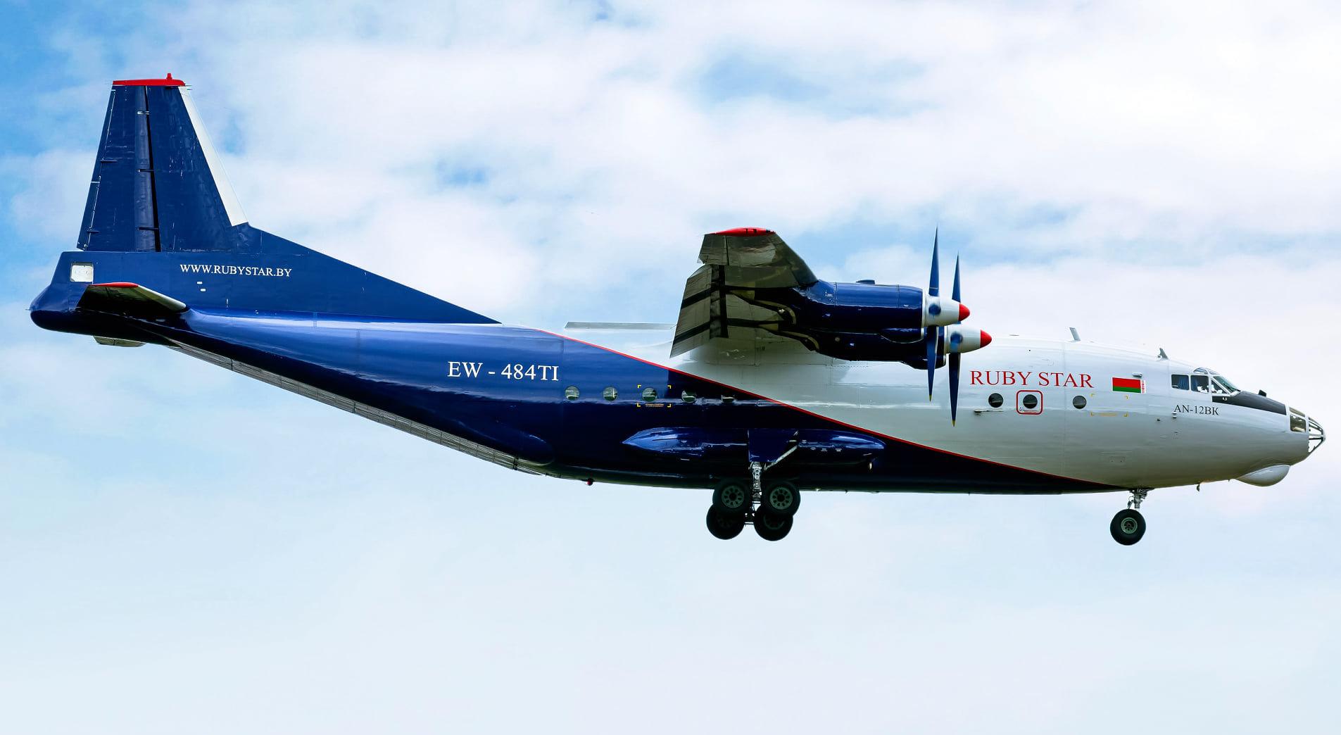 安东诺夫安-12 / Antonov An-12（第一部分：概述、设计和开发历程、构造、运用历史）- 中英俄文维基百科词条融合，由辽观搬运 ...