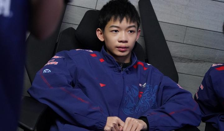 369沦为手下败将，LPL最强新人王诞生，刚满18岁，有机会拿冠军了 - 知乎