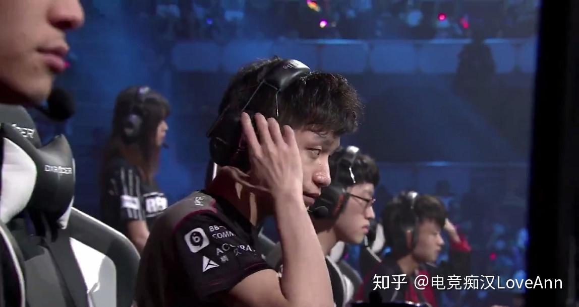 LPL百大经典：2017巅峰猪狗大战 厂长二级抓Uzi成永远经典 - 知乎