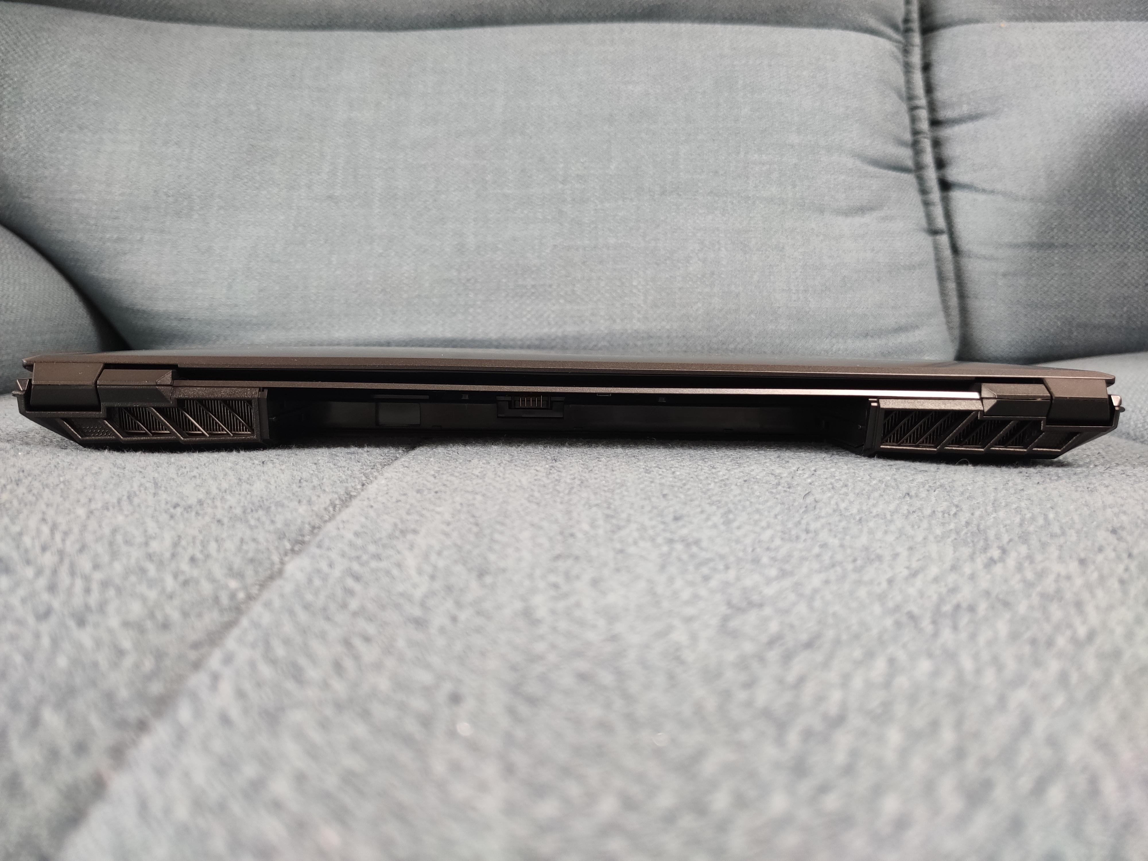 神舟战神K670T-G4 A1评测 真的值！不到四千的入门级游戏本 GTX1050TI显卡 - 知乎